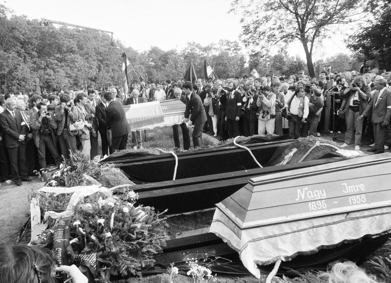 Így zajlott Nagy Imre és társainak újratemetése 1989. június 16-án ...